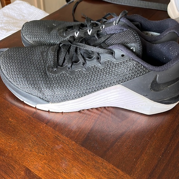 Nike | Shoes | Nike Met Con Sneakers | Poshmark